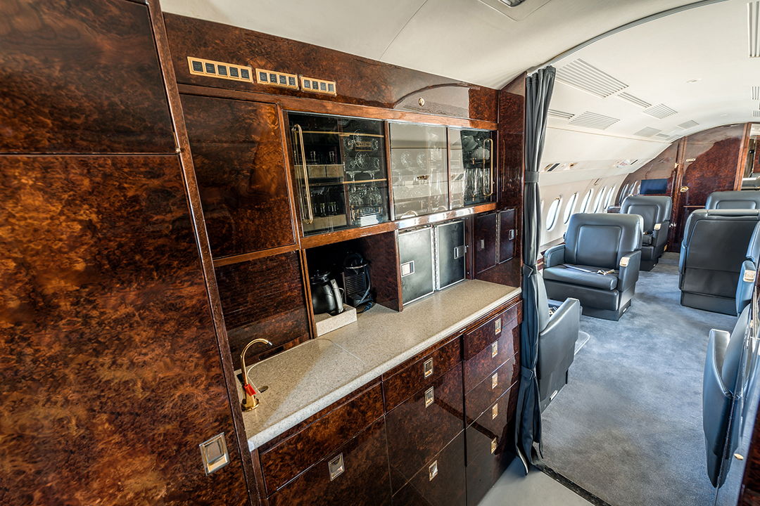 Customizing Private Jets: Luxury, Innovation & Personalization - Flex ...